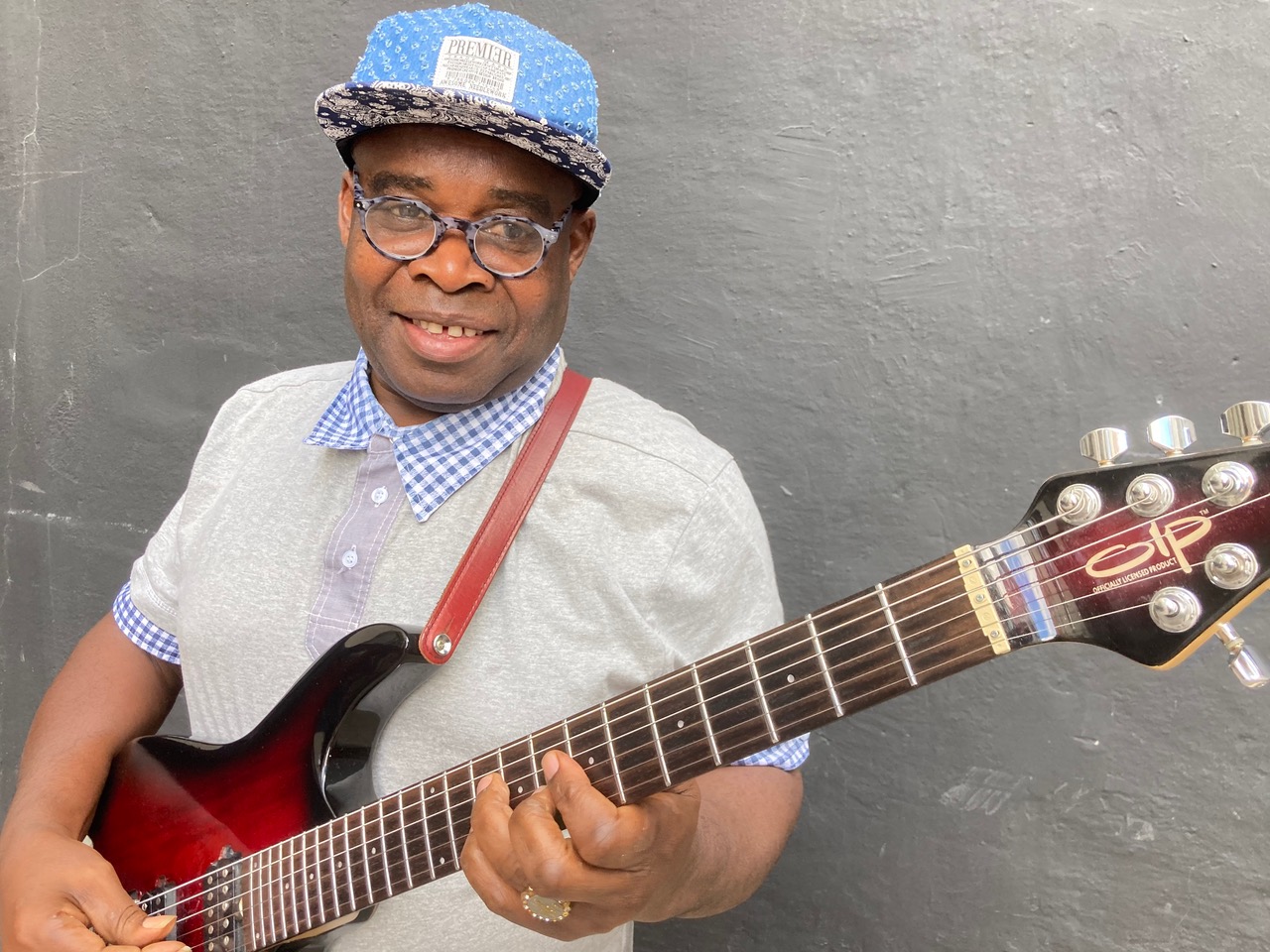 Vumbi Dekula - Le Guess Who?