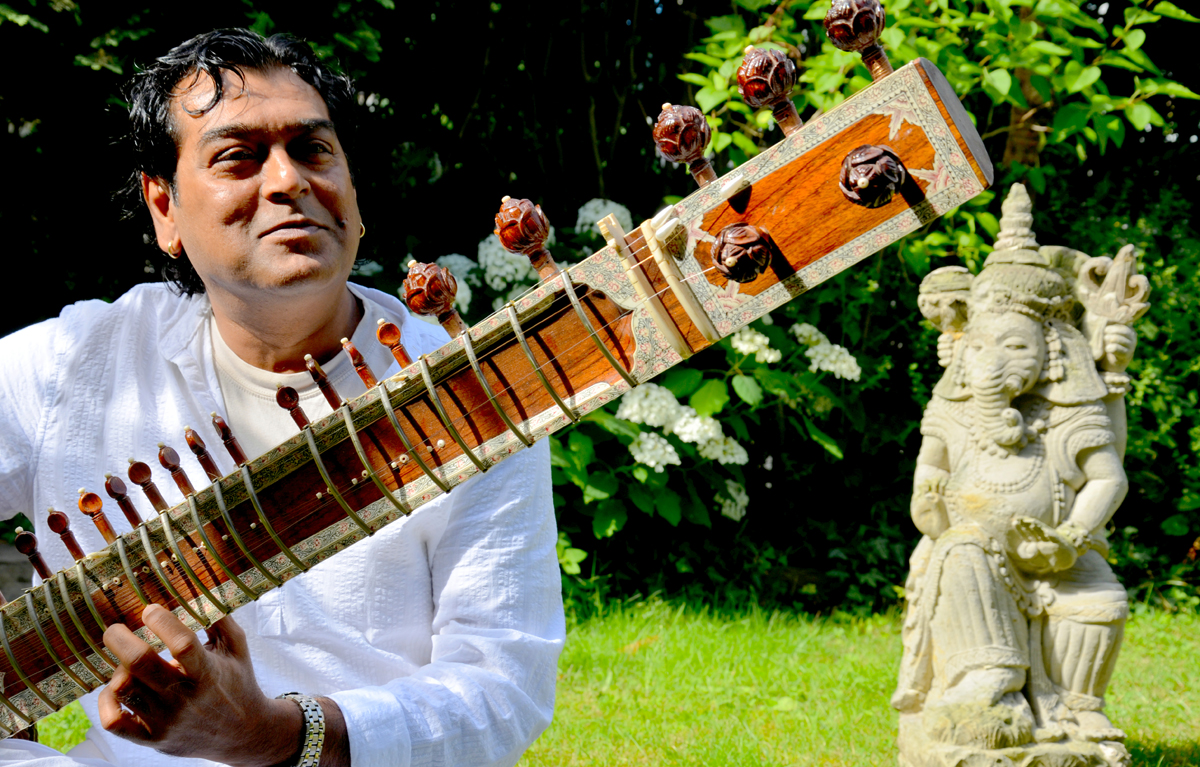 Surajit Das - Le Guess Who?